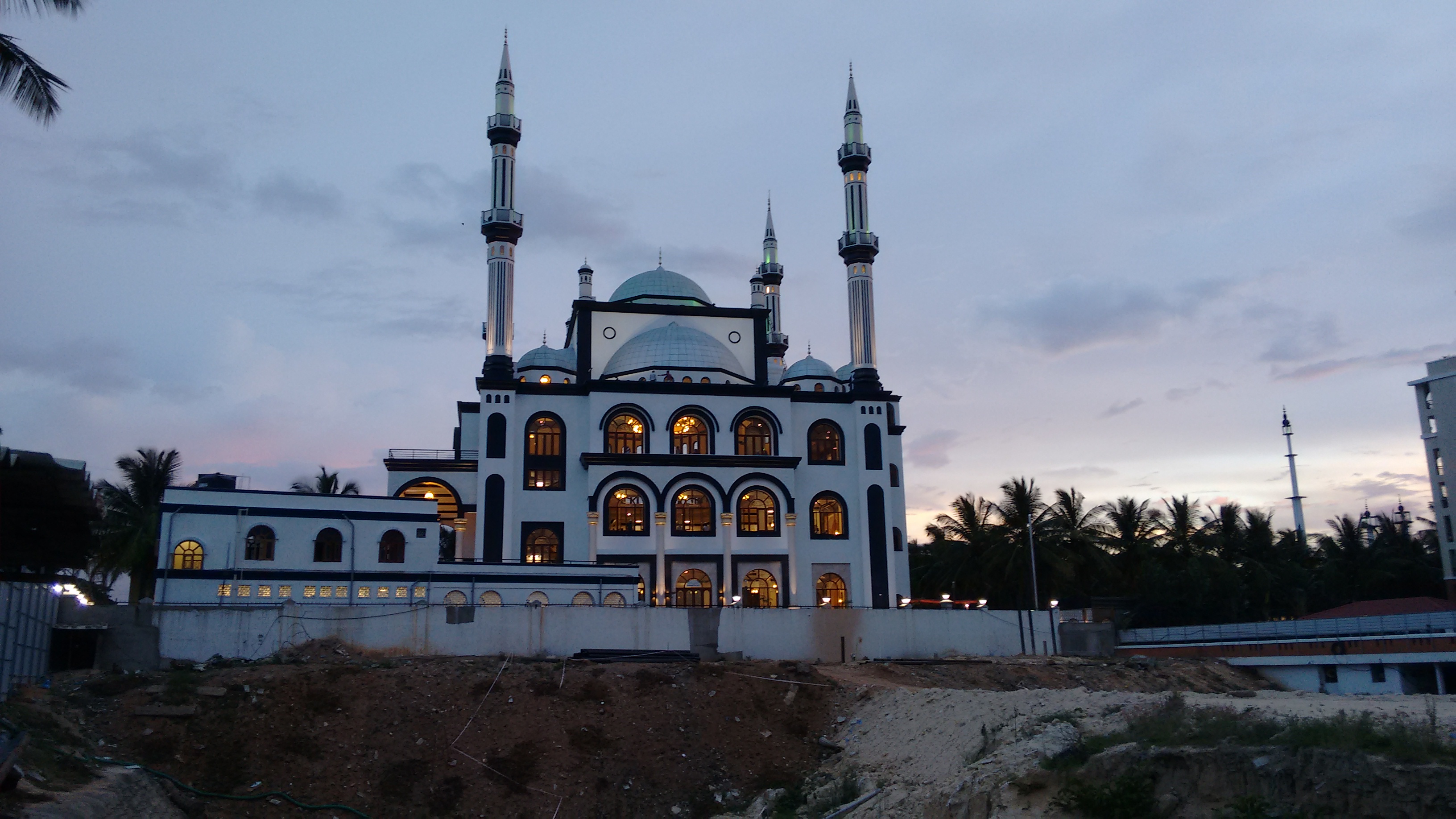 موقع Madina Mosque of Shillong - glass masjid - المستودع الدعوي الرقمي